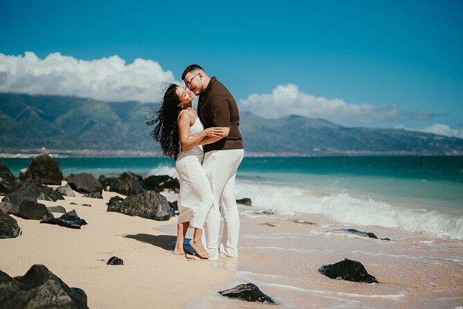 Get Engaged on Maui Beach with a Photographer - What Exactly Can You Expect?
