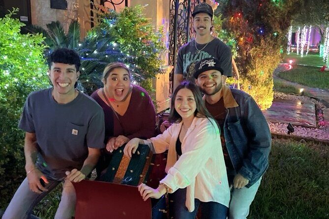 Get in the Holiday Spirit Scavenger Hunt in Williamsburg - Practical Tips for Participants