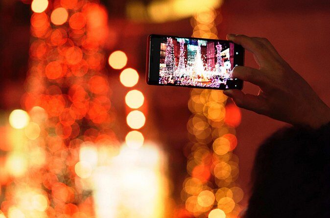 Get in the holiday spirit with a scavenger hunt by Holly Jolly Hunt in Milwaukee - Who Should Consider This?