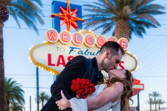 Get Married at the Fabulous Las Vegas Sign + Photos - Detailed Breakdown of the Itinerary