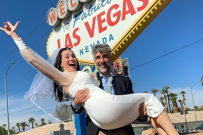 Get Married at the Fabulous Las Vegas Sign + Photos - Is It Worth the Price?
