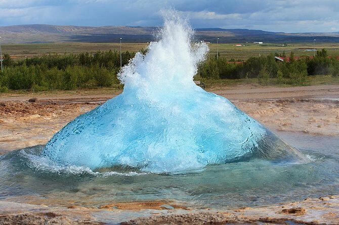 Geyser Waterfalls and Blue Lagoon Day Tour from Reykjavik - Why Choose This Tour?
