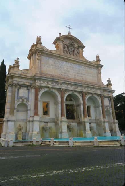 Gianicolo and Trastevere: Path of Heroes, Flavors, and Traditions - Key Points