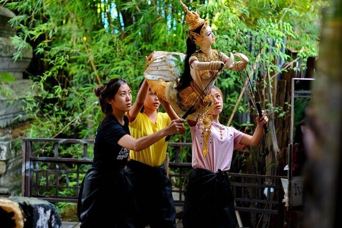 Giant Buddha and Bangkok Local Tour - Artistic Vibe at The Artist House Bangkok