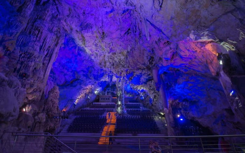 Gibraltar Rock tour - An In-Depth Look at the Gibraltar Rock Tour