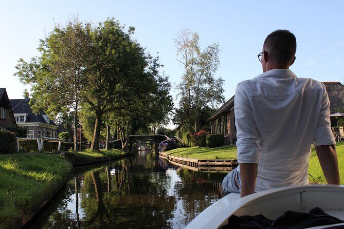 Giethoorn Day Trip from Amsterdam With Cruise and Cheeseplatter - An In-Depth Look at the Tour Experience