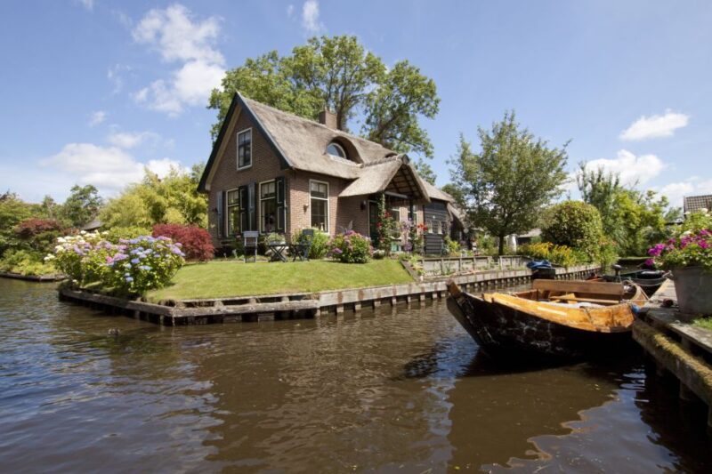 Giethoorn: Private Day Trip with Boat Tour from Amsterdam - In-Depth Look at What You Can Expect