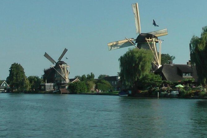 Giethoorn Private Tour Guide Giethoorn in luxury Jaguar S Type - Frequently Asked Questions