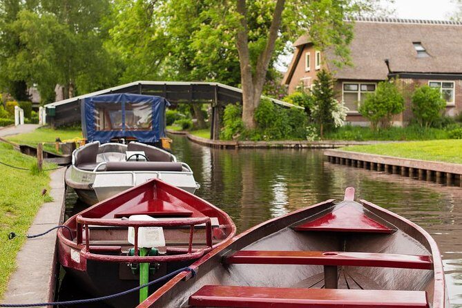 Giethoorn Private Tour Guide Giethoorn in luxury Jaguar S Type - Final Thoughts