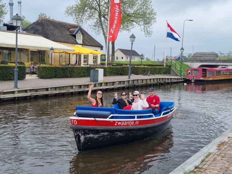 Giethoorn private tour with open boat and local captain - The Charm of Giethoorn: What to Expect on Your Private Tour