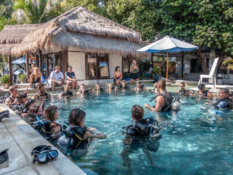 Gili Trawangan : Discovery Scuba Diving - An Honest Look at the Gili Trawangan Discovery Scuba Tour