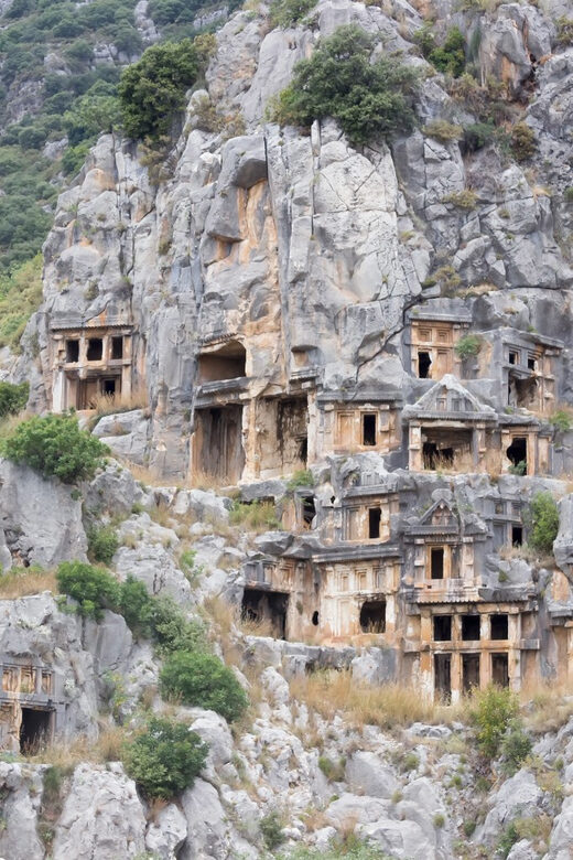 Ginosa: Between land and sea, Enogastronomic Tour - Exploring Ginosa: Land of Limestone and Legends