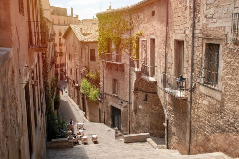 Girona: Guided 2-Hour Walking Tour with Food Tasting - Authenticity and Insights from Reviews