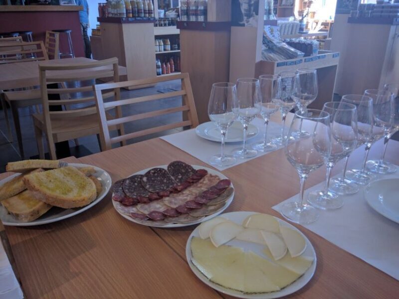 Girona: Local Wineries Tour with Breakfast and Wine Tasting - Exploring Girona’s Wineries: A Closer Look