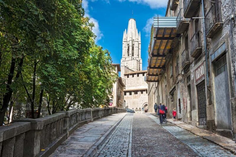 Girona: Private 2-Hour Intro Walk with Local Guide - Who Should Consider This Tour?