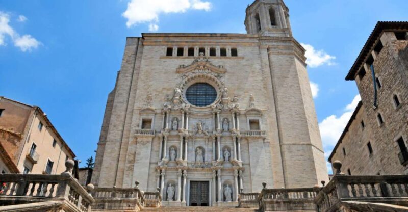 Girona: Self-guided Audio City Tour on Your Phone - Key Points