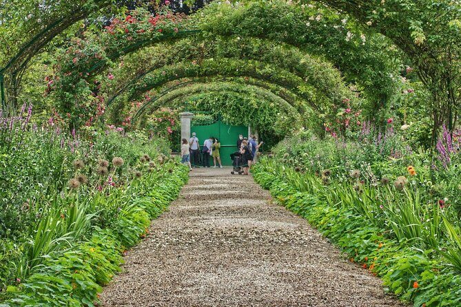 Giverny Half Day Guided Trip with Monet's House & Gardens from Paris by minivan - An Honest Look at the Giverny Half Day Guided Trip from Paris