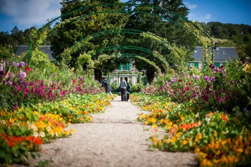 Giverny: Monet's House and Gardens Guided Tour - Why Consider the Monet’s House and Gardens Guided Tour?