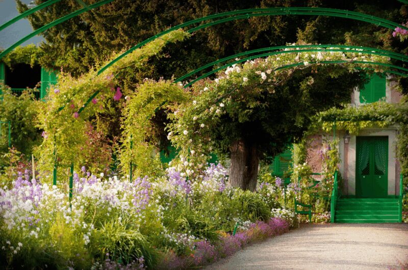 Giverny: Monet's House & Gardens Private Guided Tour +Ticket - An Authentic Look into Monet’s World