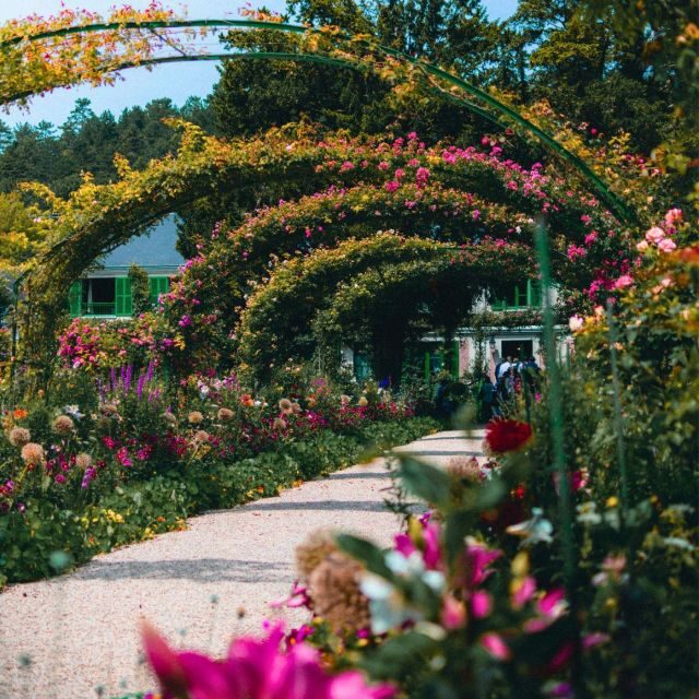 Giverny : Monet's house & Gardens Private tour from Paris - A Deep Dive Into the Tour Experience