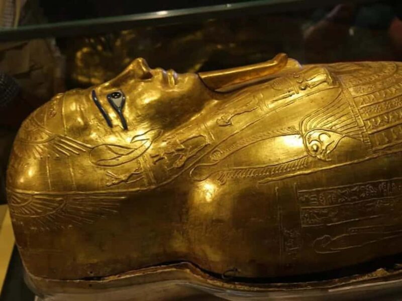 Giza: Pyramids, Museum of Civilization and Old Cairo, Bazaar - Visiting the Pyramids of Giza: An Iconic Start