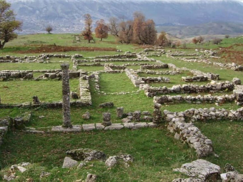 Gjirokastër: Antigonea Archaeological Park & Farm Meal - Discovering Antigonea: A glimpse into the past