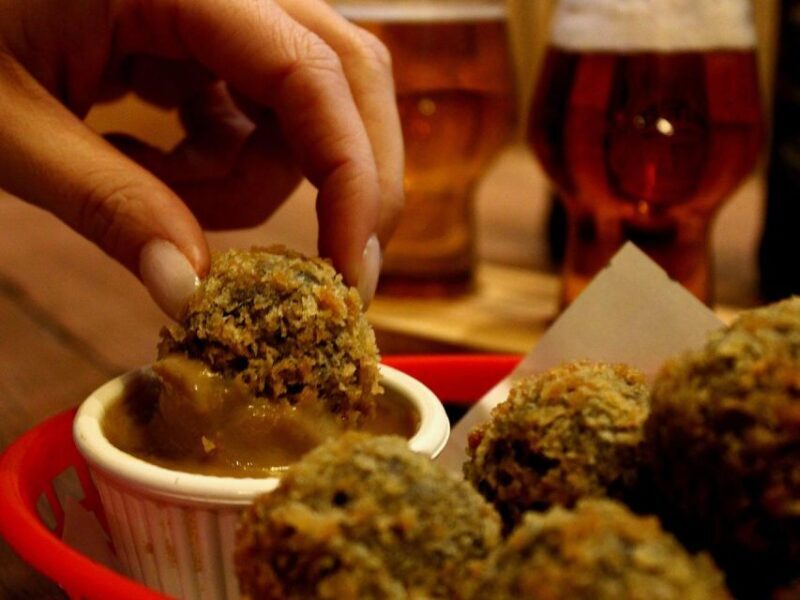 Glasgow: Beer Flight with a Haggis Taster in a Glasgow pub - Who Is This Experience Best For?