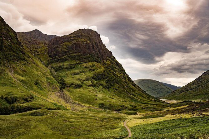 Glasgow: Eilean Donan, Loch Ness & Glenfinnan - 2 Day Tour - The Authentic Highland Experience