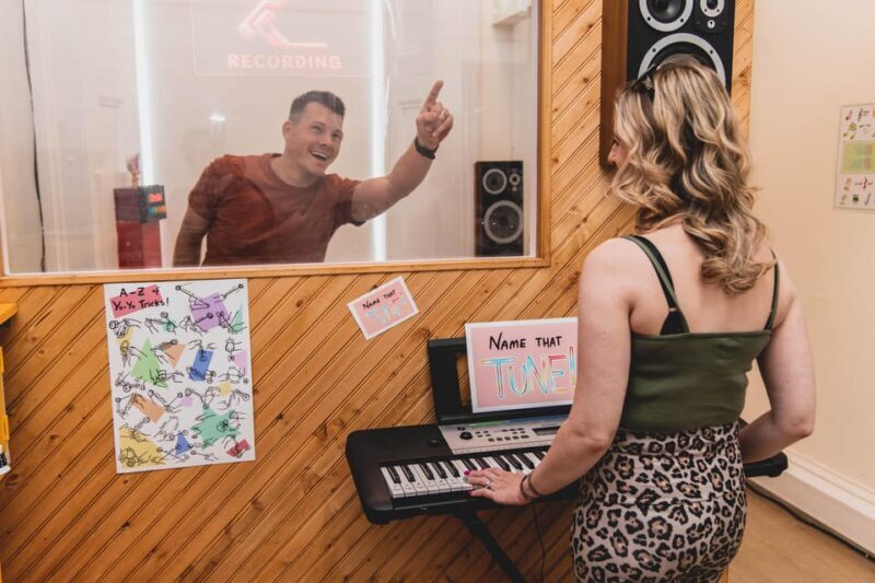 Glasgow: Stuck in the 90s... A Nostalgic Musical Escape Room - The Value of the Experience