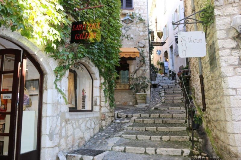Glass Blowers, Art Galleries and Medieval Villages - FAQs