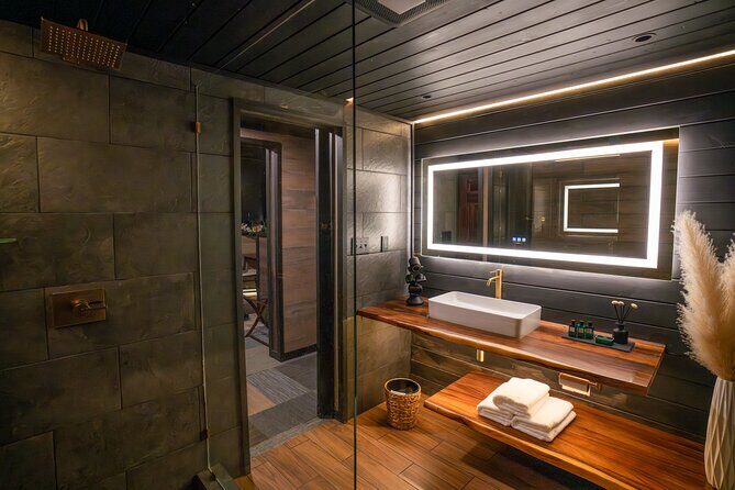 Glass Igloo 5 Days 4 Nights Ultimate Aurora Adventure - Who Will Love This Tour?