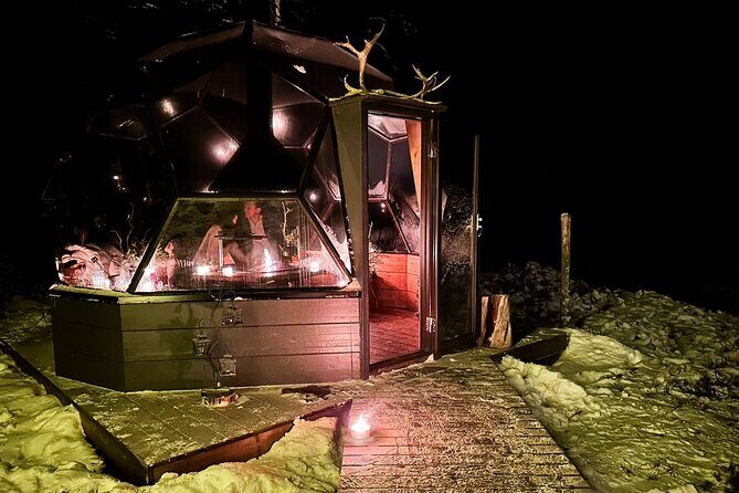 Glass Igloo Campfire Dinner under Northern Lights - Key Points
