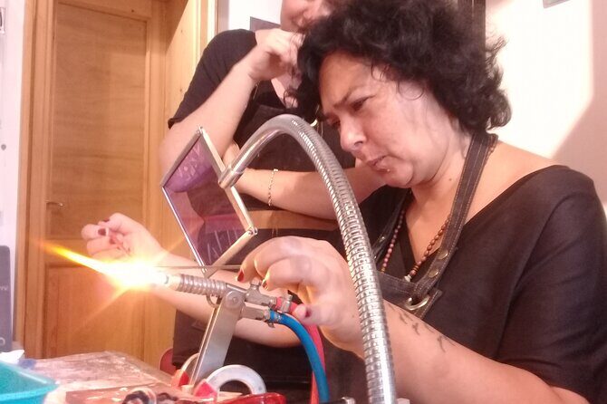 Glass Melting and Shaping with Flame with the Senior Glass Master - FAQ