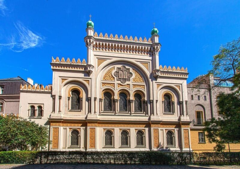 Go City Prague Pass - Top Attractions and Hop-On Hop-Off Bus - Practical Considerations: Transport, Timing, and Group Size
