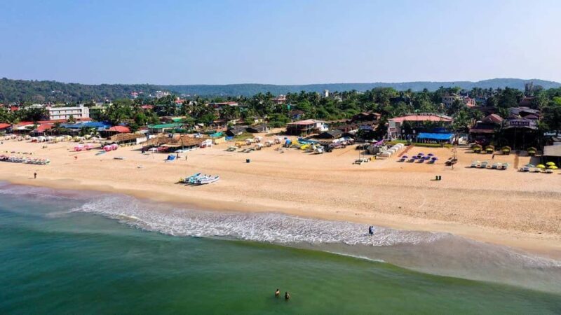 Goa: Baga Beach & The Basilica of Bom Jesus Highlights Tour - Fort Aguada and Scenic Views