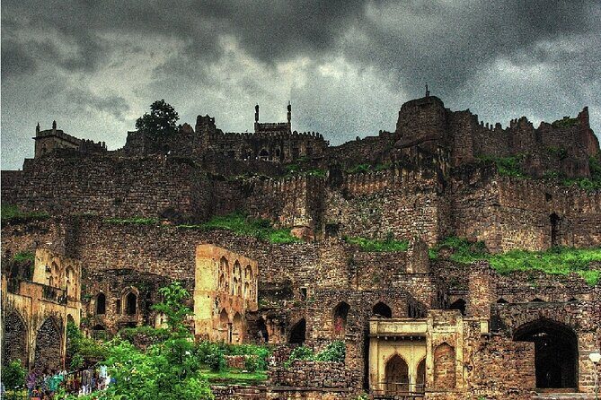 Golconda Fort Sound & Light Show - Hyderabad - The Tour in Detail: A Step-by-Step Look