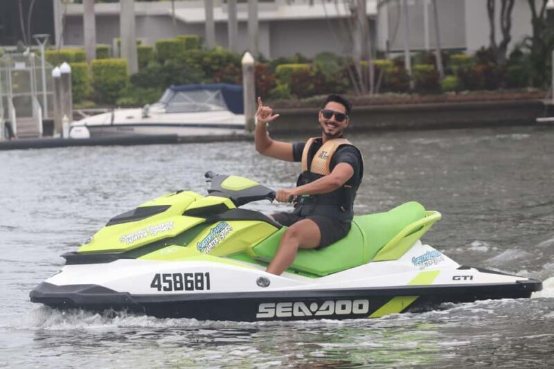Gold Coast: 15 Minute Jetski Blast with Free Photos - An Overview of What You Can Expect