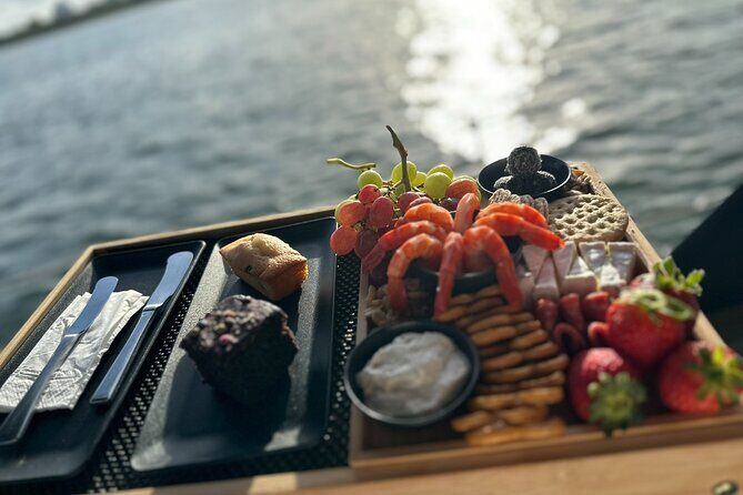 Gold Coast 2 Hr Sunset Private Sailing Charter with Drinks & Food - Frequently Asked Questions