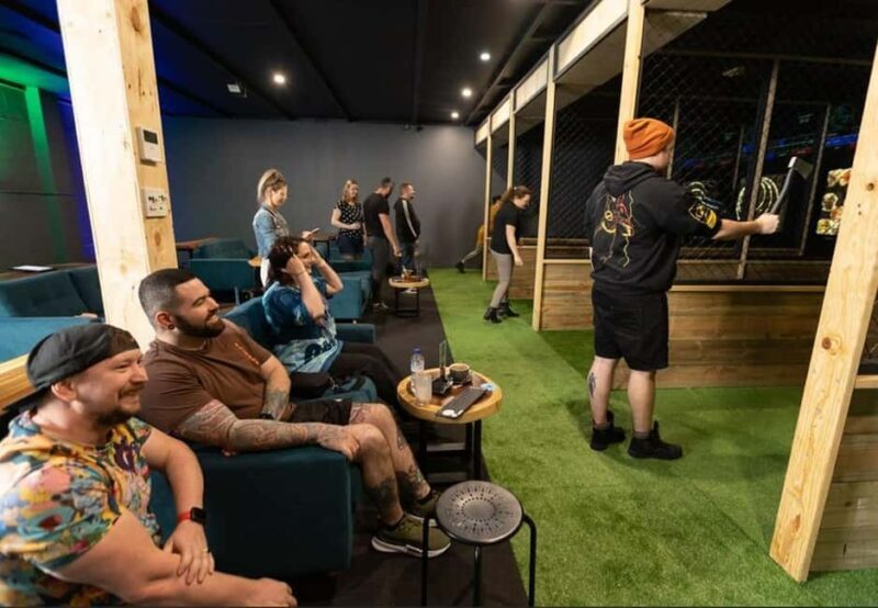 Gold Coast: Axe Throwing with Digital Targets - Gold Coast: Axe Throwing with Digital Targets – A Practical Guide