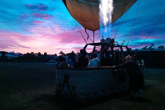 Gold Coast Hot Air Balloon Flight 1 Hour - BEST PRICE! - Discovering the Magic of a Hot Air Balloon over the Gold Coast