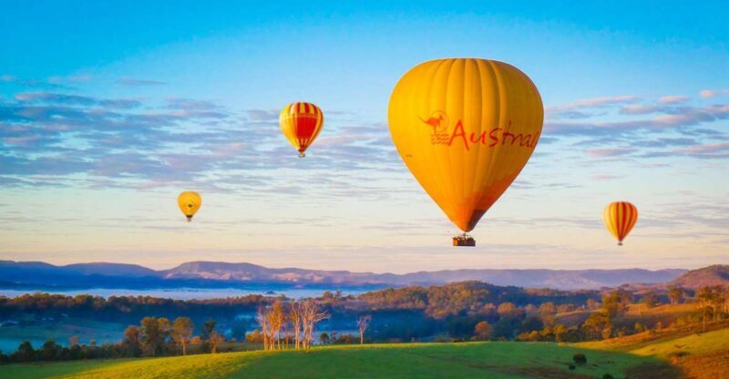Gold Coast: Hot Air Balloon Flight and Vineyard Breakfast - The Experience in Detail
