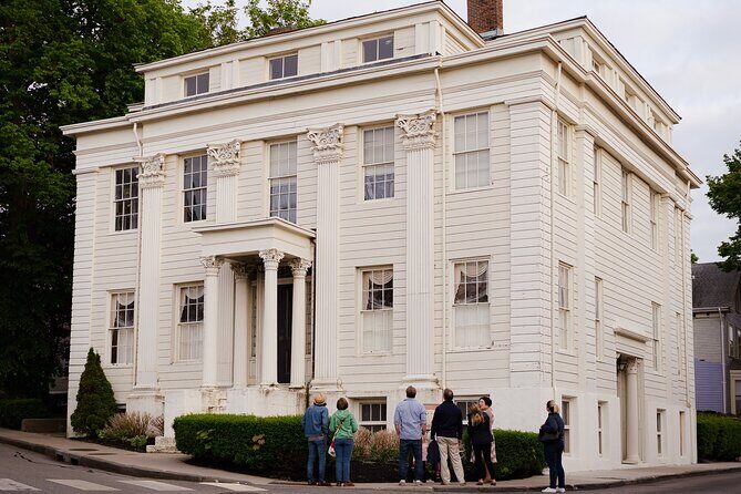 Golden Age to Gilded Age Newport's Transformation Walking Tour - Key Points