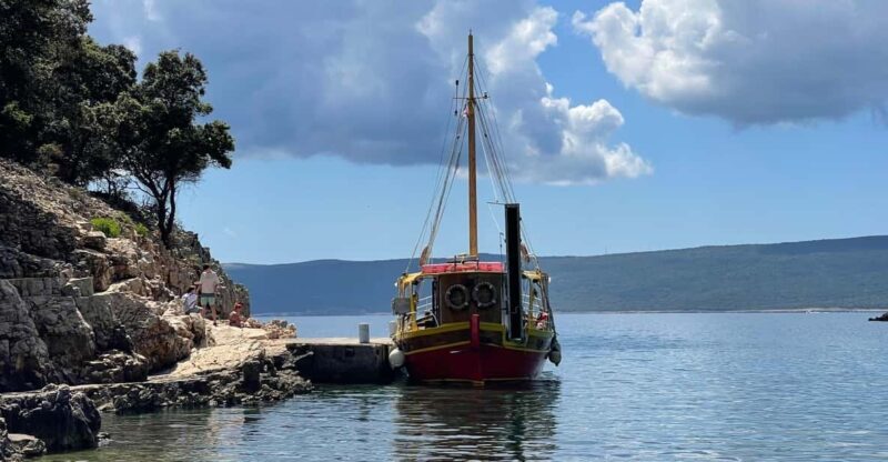Golden Beach & island Plavnik Cruise, optional grill picnic - An In-Depth Look at the Golden Beach & Island Plavnik Cruise