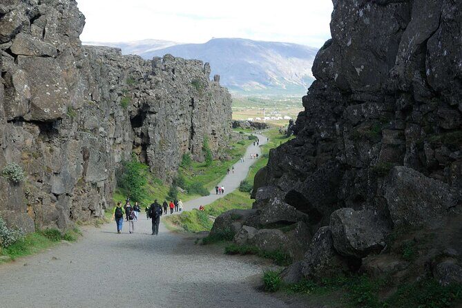Golden Circle German-speaking small group tour from Reykjavík - FAQs