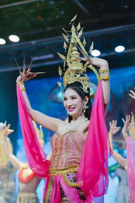 Golden Dome Show Experience: Elegant Performance in Bangkok - Key Points