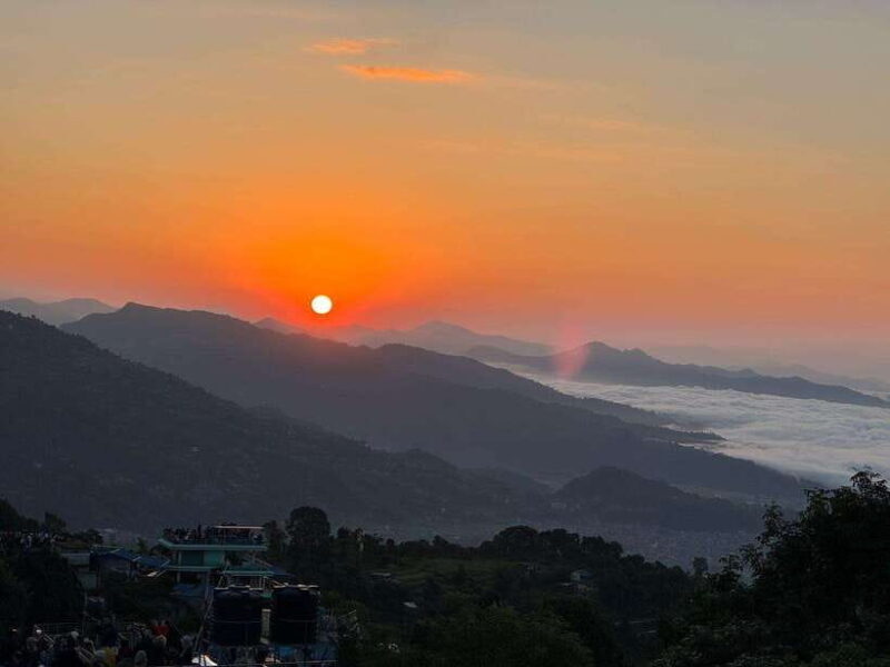 Golden Horizon: Mesmerizing Sarangkot Sunrise Experience" - Key Points