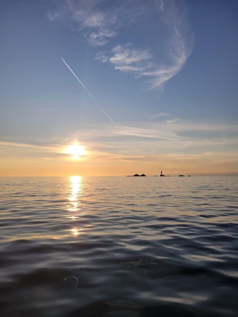 Golden Hour Boat Trip Experience - Comfort and Safety: Designed for All Travelers