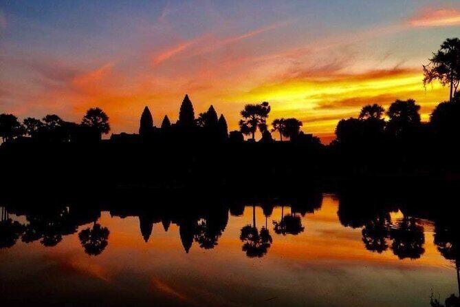 Golden Hours: Angkor wat sunrise photography tour with a pro! - Key Points