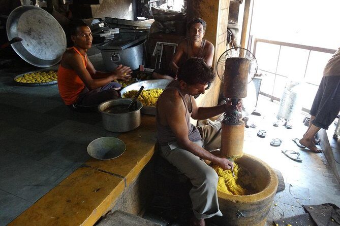 Golden Sweets in the Golden City in Jaisalmer - Key Points