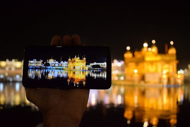 Golden Temple Night Light Ceremony with a Sikh - Diving Into the Experience